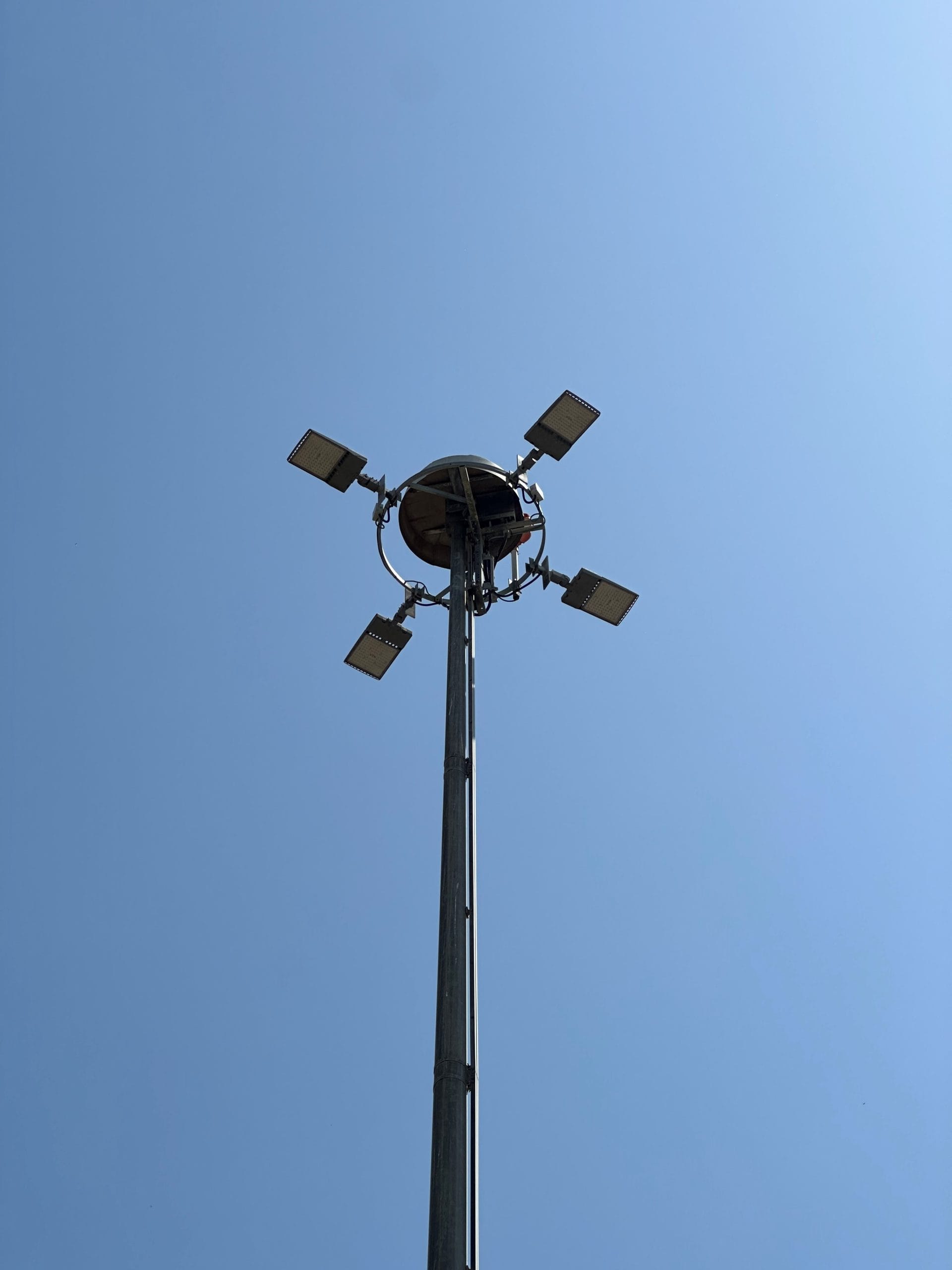 High Mast LED Lights: Roadway Illumination & Efficiency